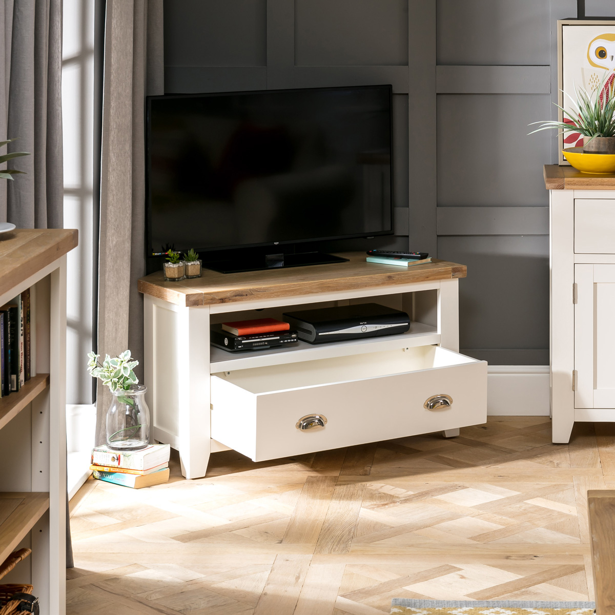 Large cream corner tv unit store